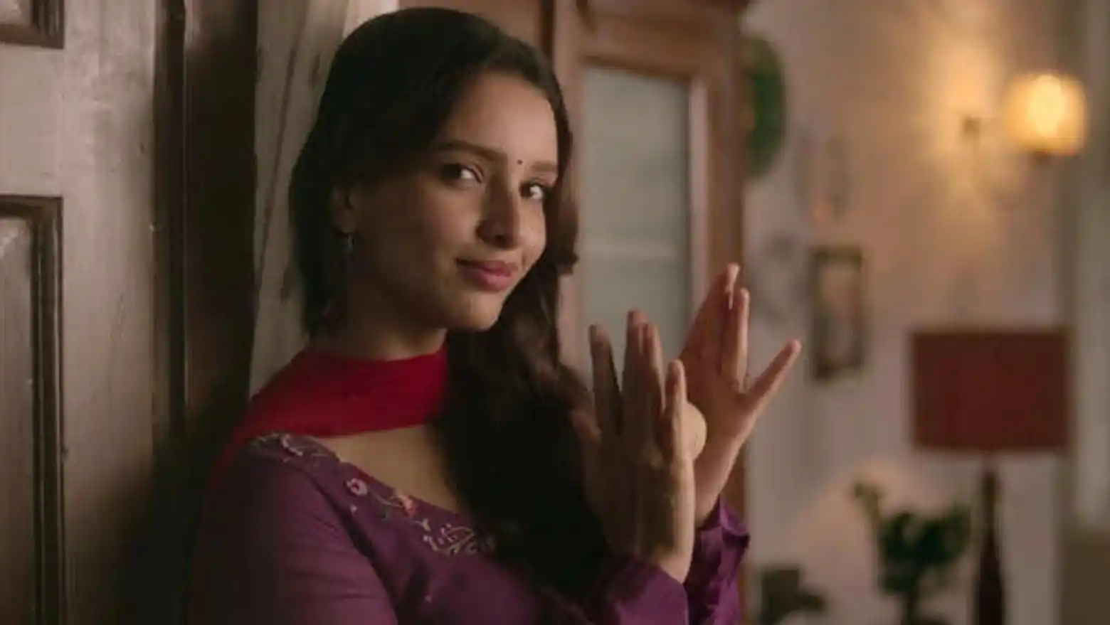 Triptii Dimri’s Viral ‘Maa Behen’ Scene Wins the Internet, Showcasing ...
